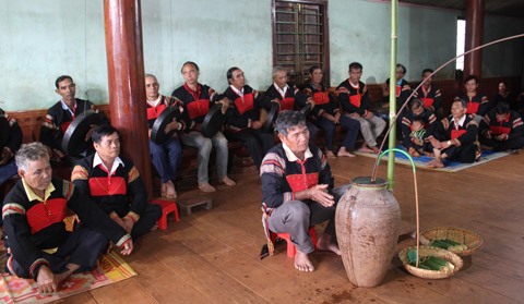 Phục dựng Lễ ăn cơm mới của người Êđê